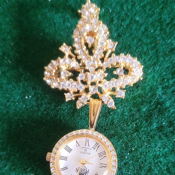 Ivana Trump | Jewelry | Ivana Trump Broochwatch Pendant | Poshmark